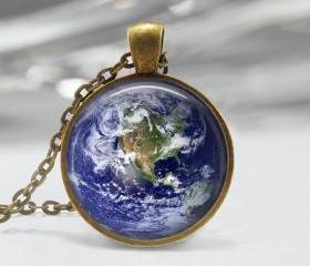 Earth Necklace Solar System Pendant on Luulla